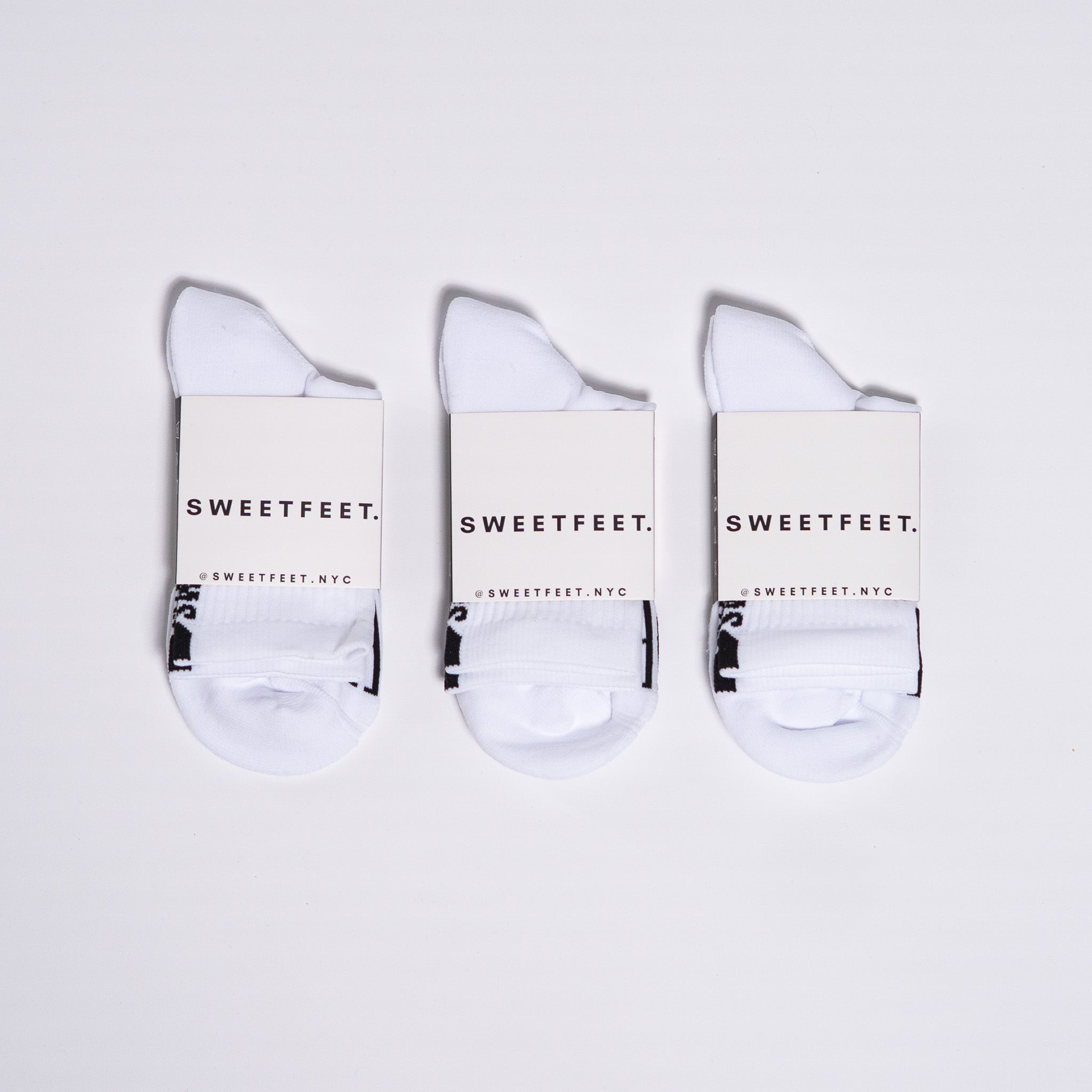 White Sweetfeet Performance Compression Mid Crew Sock 3 Pairs S W E E T F E E T